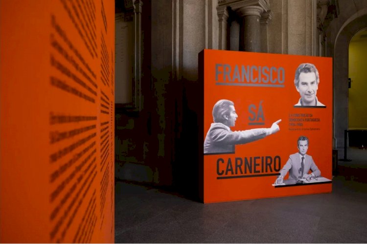Visita guiada à exposição "Francisco Sá Carneiro e a Construção da ...